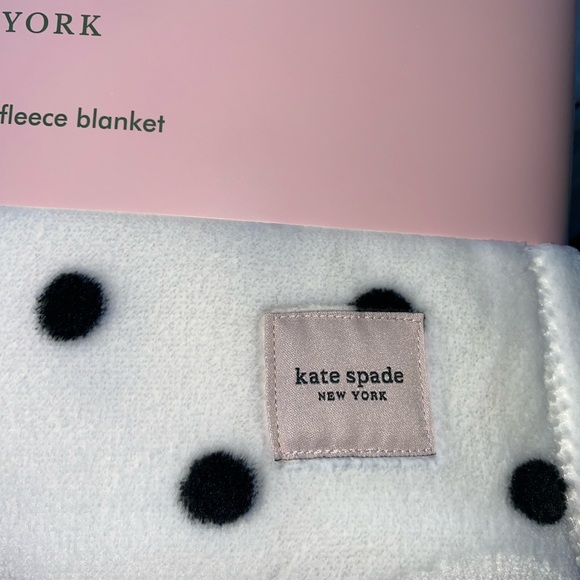 kate spade | Bedding | Kate Spade Oversized Full Queen Fleece Blanket ...